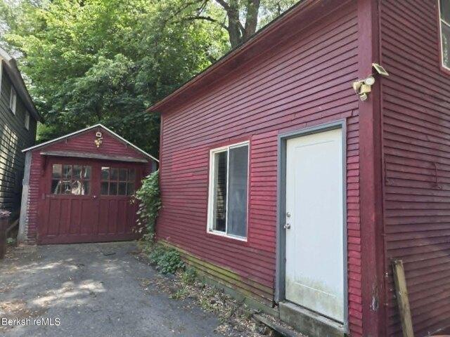 house with 4 bedroom, North Adams MA ES104853226