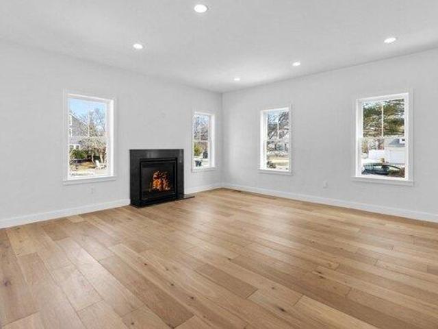 house with 4 bedroom, North Andover MA DLS102089375