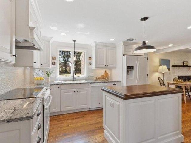 house with 4 bedroom, North Andover MA DS102961376