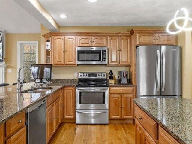 house with 4 bedroom, North Andover MA ES104375944