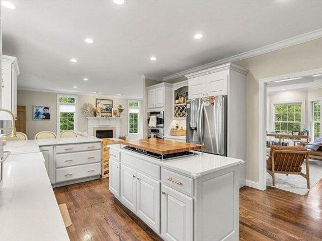 house with 4 bedroom, North Andover MA ES105094442