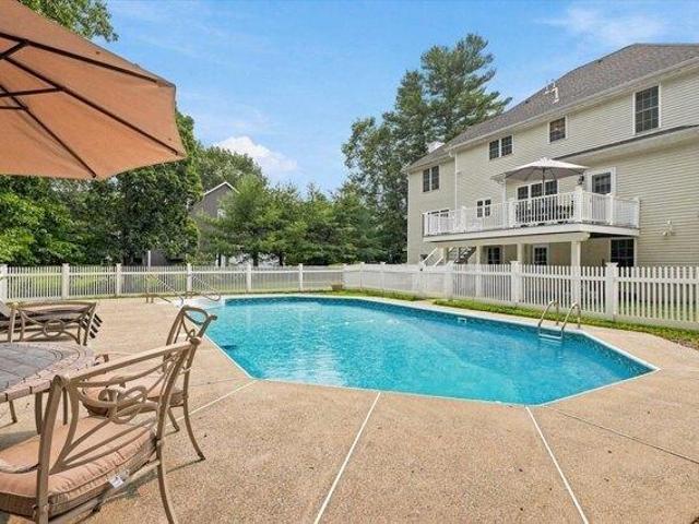 house with 4 bedroom, North Andover MA ES105096245