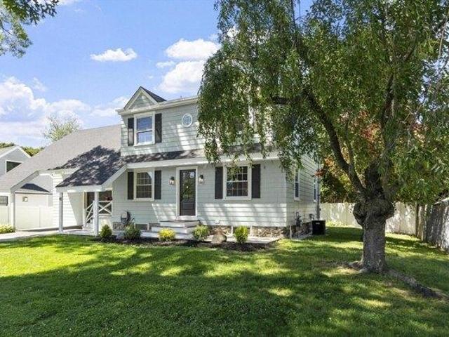 house with 4 bedroom, North Andover MA ES103624409