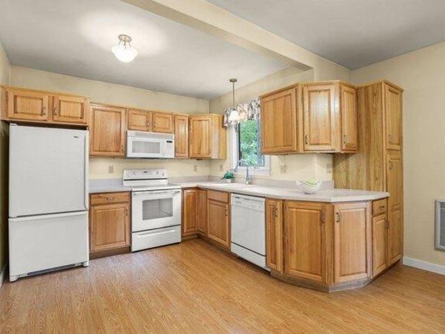 house with 4 bedroom, North Attleboro MA DS104480963