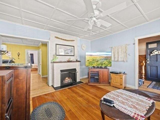 house with 4 bedroom, North Attleboro MA ES102823794