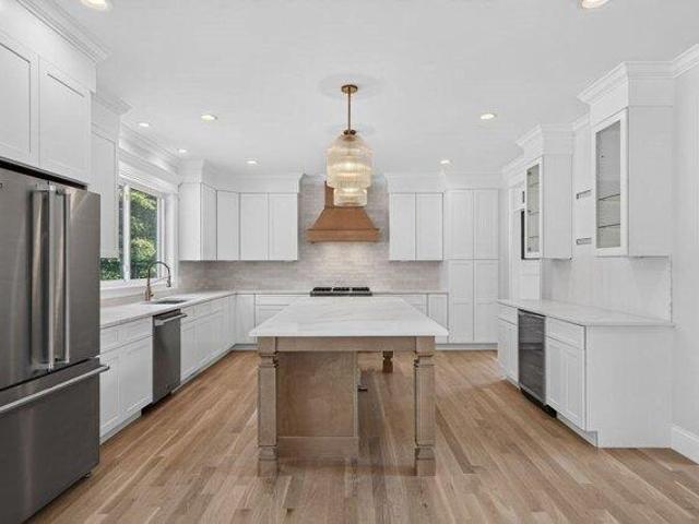 house with 4 bedroom, North Attleboro MA ES103888924
