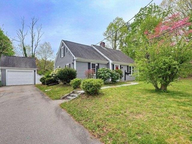 house with 4 bedroom, North Attleboro MA ES103097318