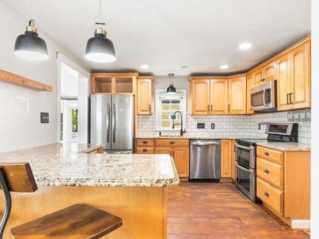 house with 4 bedroom, North Attleboro MA ES103158339