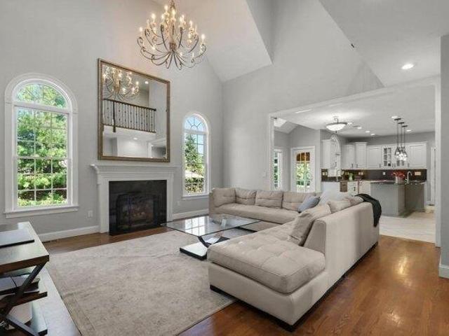 house with 4 bedroom, North Attleboro MA ES103188125
