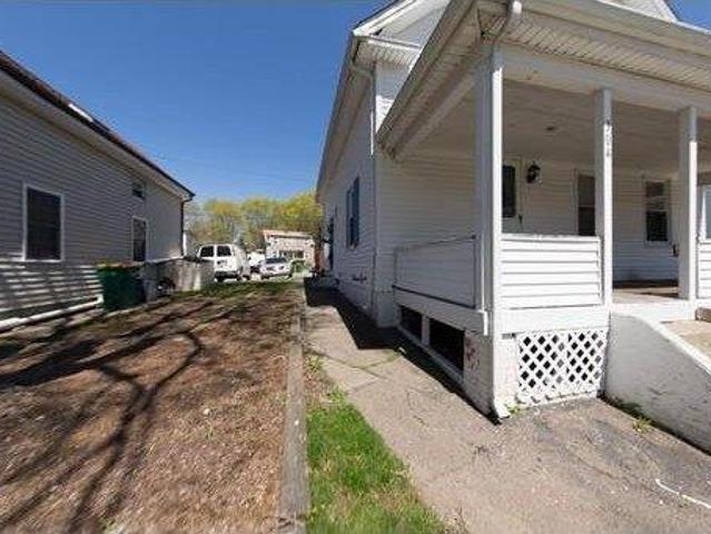 house with 4 bedroom, North Attleboro MA ES104789104