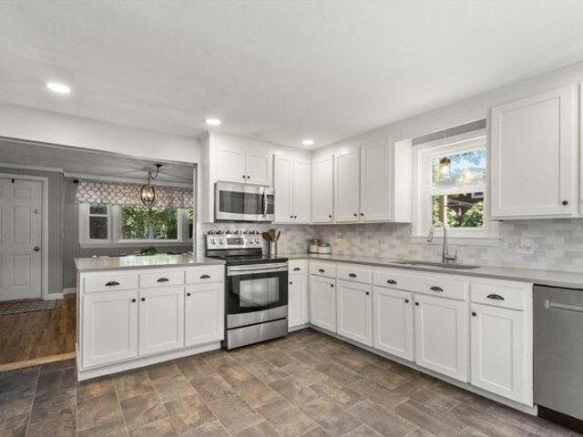 house with 4 bedroom, North Attleboro MA ES104079236
