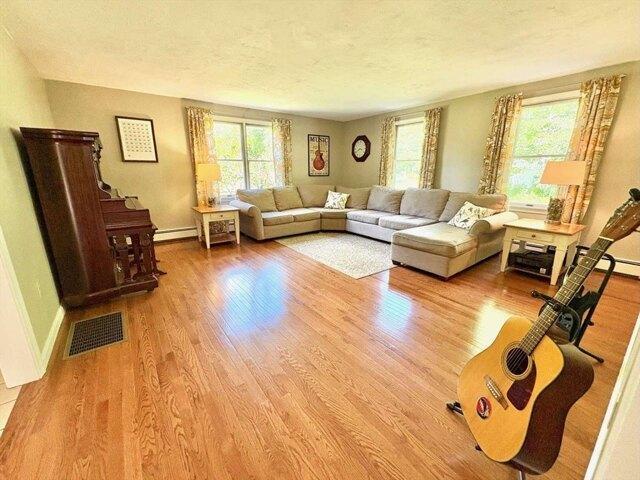house with 4 bedroom, North Attleboro MA ES105140428