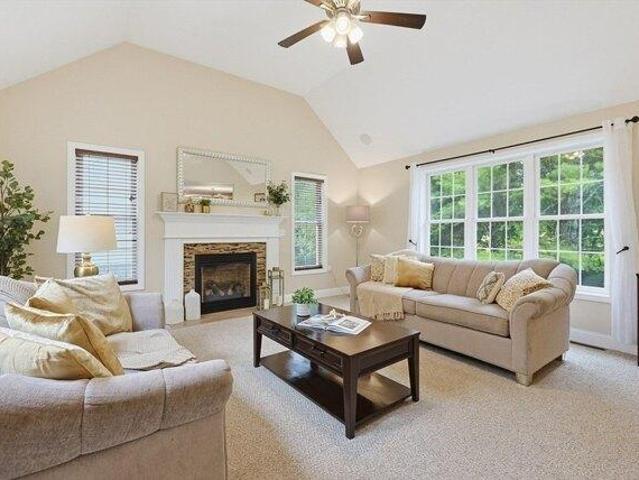 house with 4 bedroom, North Attleboro MA ES105174868