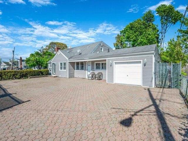 house with 4 bedroom, North Babylon NY DS103602035
