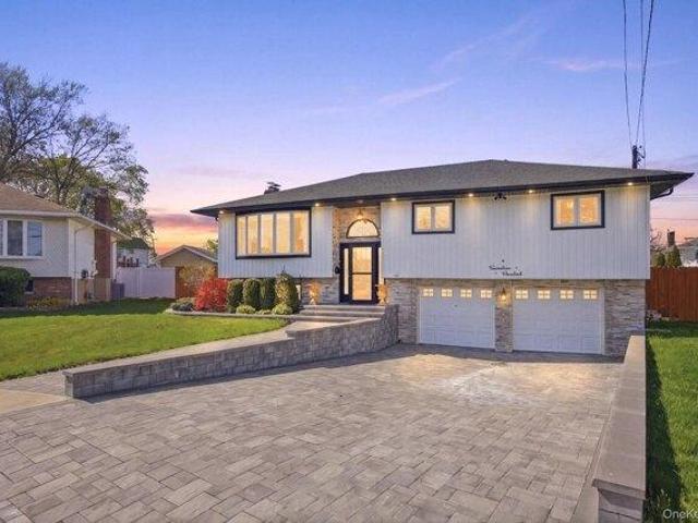 house with 4 bedroom, North Bellmore NY ES103620144