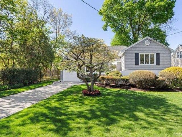 house with 4 bedroom, North Bellmore NY ES103620102