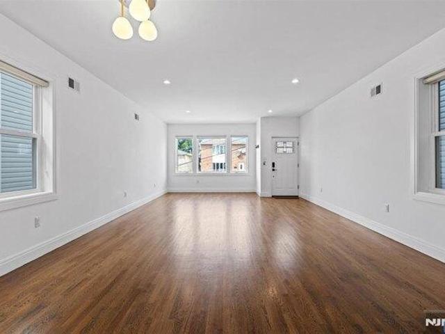 house with 4 bedroom, North Bergen NJ DS104153229
