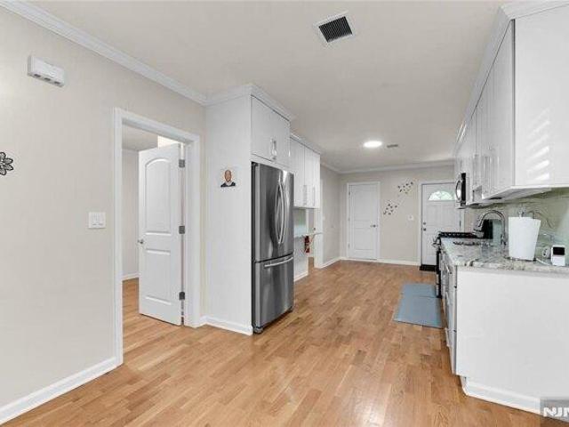house with 4 bedroom, North Bergen NJ DS104235048