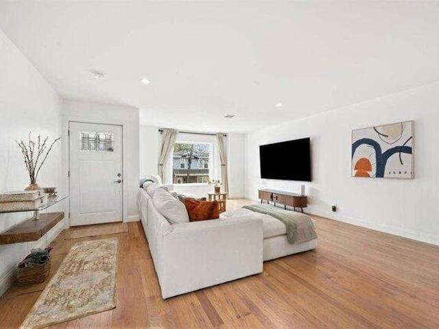 house with 4 bedroom, North Bergen NJ ES104407597