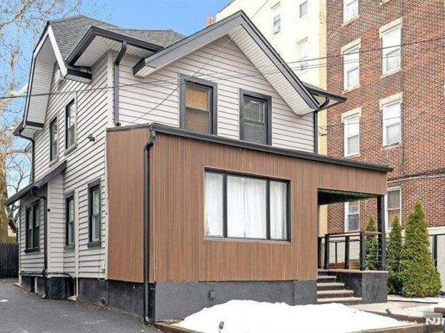 house with 4 bedroom, North Bergen NJ ES104848990