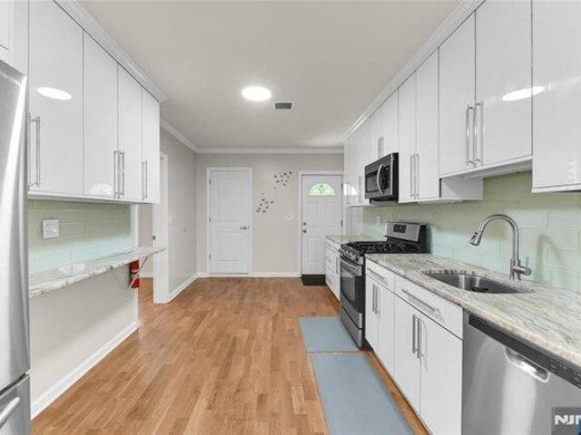 house with 4 bedroom, North Bergen NJ ES104869693