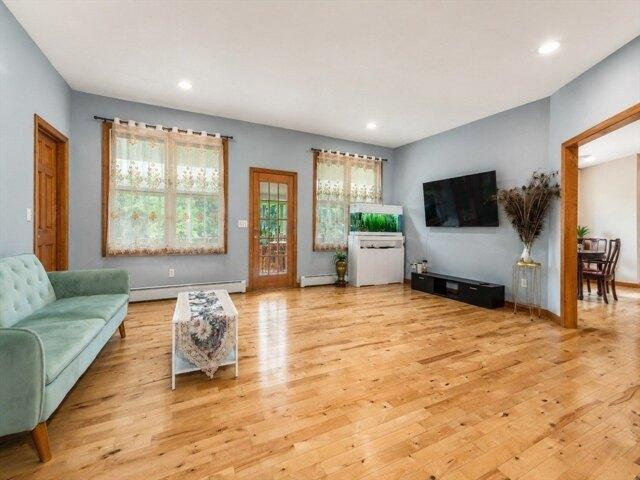 house with 4 bedroom, North Brookfield MA ES105106632