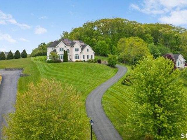 house with 4 bedroom, North Branford CT ES104076357