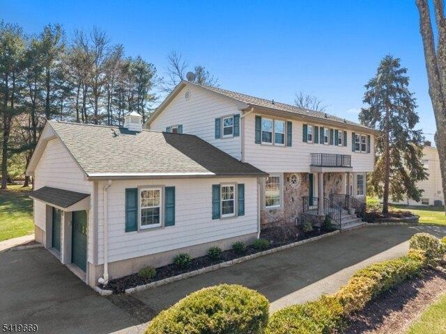 house with 4 bedroom, North Caldwell NJ DLS101573067