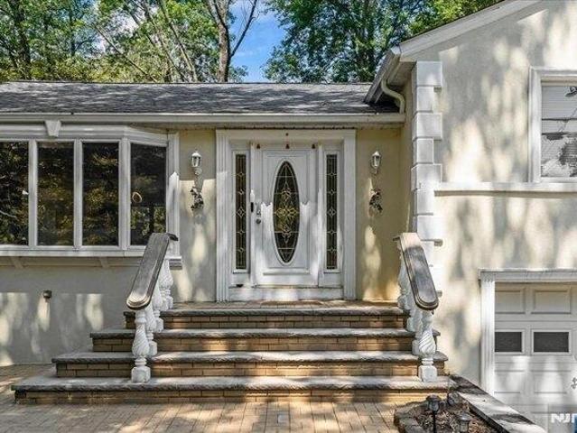 house with 4 bedroom, North Caldwell NJ DLS101801865