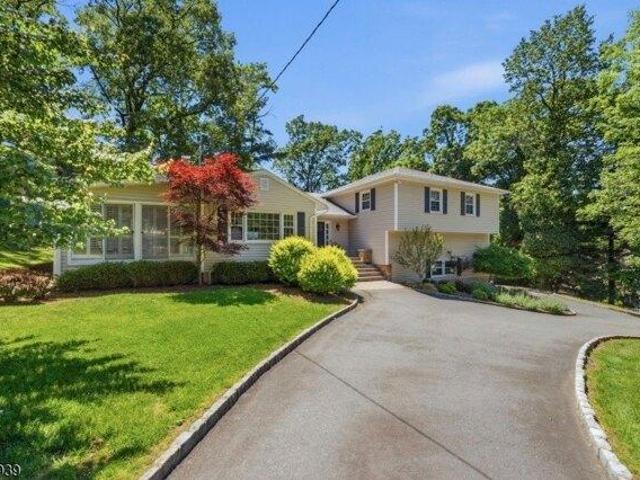house with 4 bedroom, North Caldwell NJ DS104407978