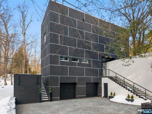 house with 4 bedroom, North Caldwell NJ ES102828213