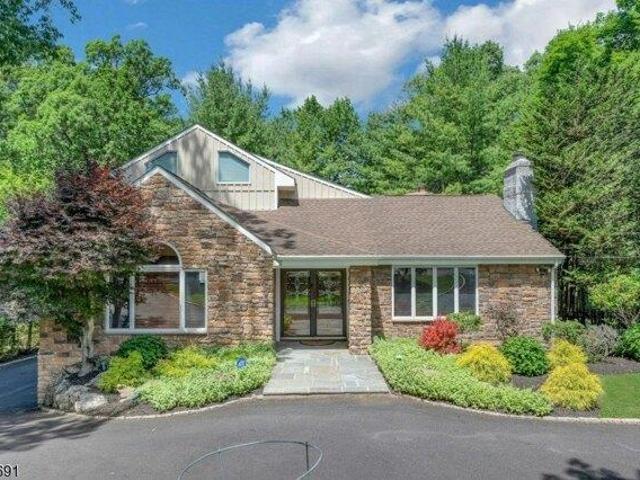 house with 4 bedroom, North Caldwell NJ ES105143033