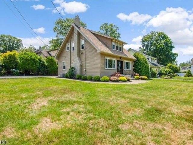 house with 4 bedroom, North Caldwell NJ ES105208098