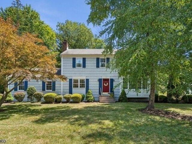 house with 4 bedroom, North Caldwell NJ ES105232511
