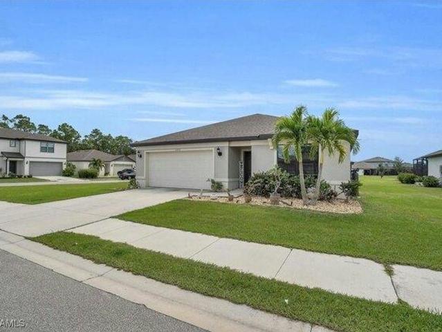house with 4 bedroom, North Fort Myers FL DS88133542