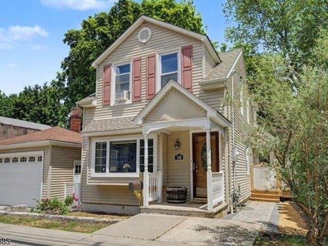 house with 4 bedroom, North Haledon NJ ES104406694
