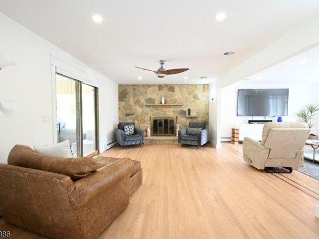 house with 4 bedroom, North Haledon NJ ES104440842