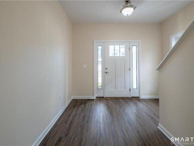 house with 4 bedroom, North Haven CT DLS102283301
