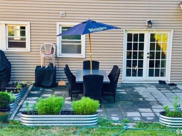 house with 4 bedroom, North Haven CT DS104150134