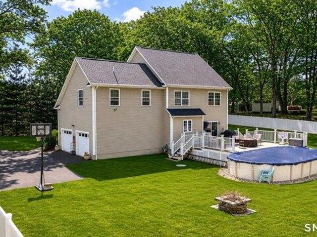 house with 4 bedroom, North Haven CT ES103073648