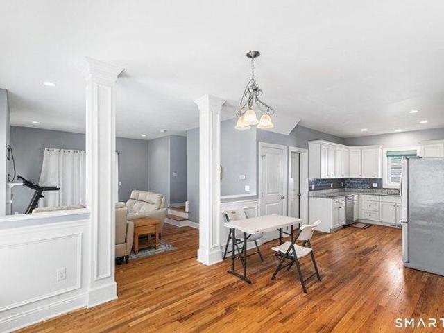 house with 4 bedroom, North Haven CT ES104760388