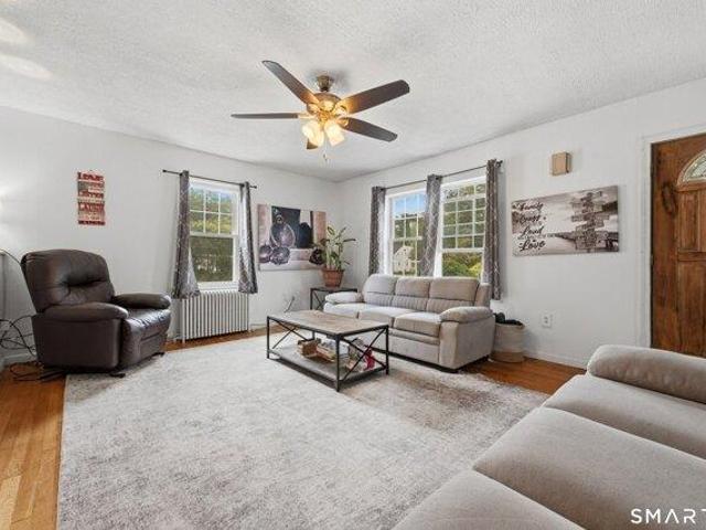 house with 4 bedroom, North Haven CT ES105160734