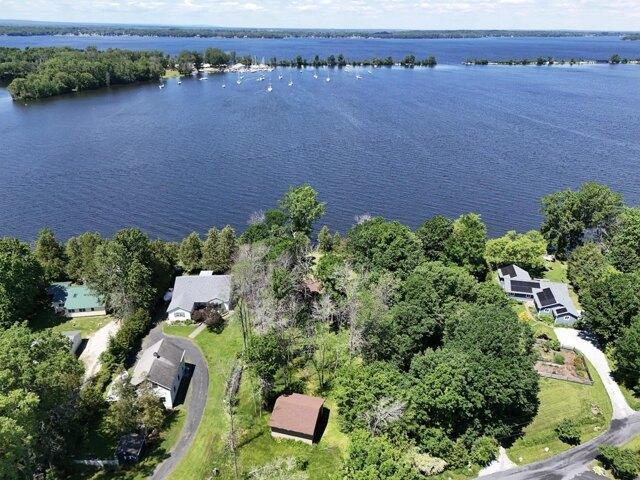 house with 4 bedroom, North Hero VT ES104191405