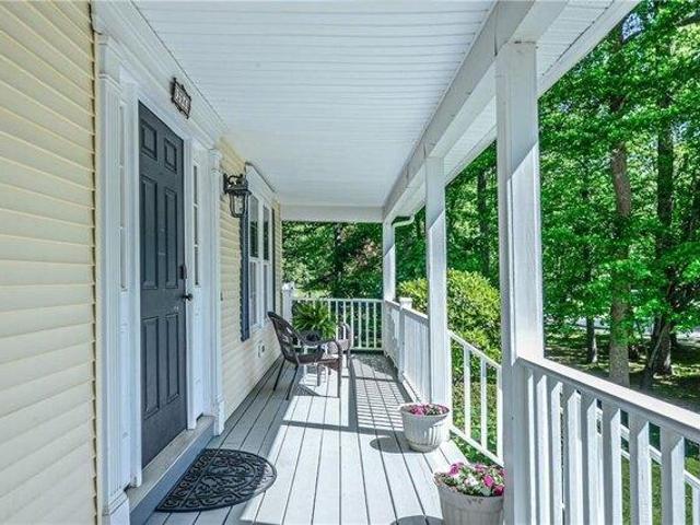 house with 4 bedroom, North Kingstown RI ES103097798