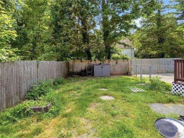 house with 4 bedroom, North Kingstown RI ES104112198