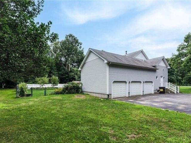 house with 4 bedroom, North Kingstown RI ES105095431