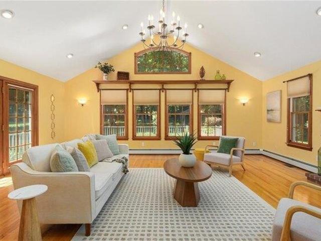 house with 4 bedroom, North Kingstown RI ES105112934