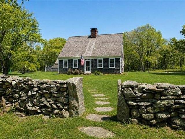 house with 4 bedroom, North Kingstown RI ES105202615