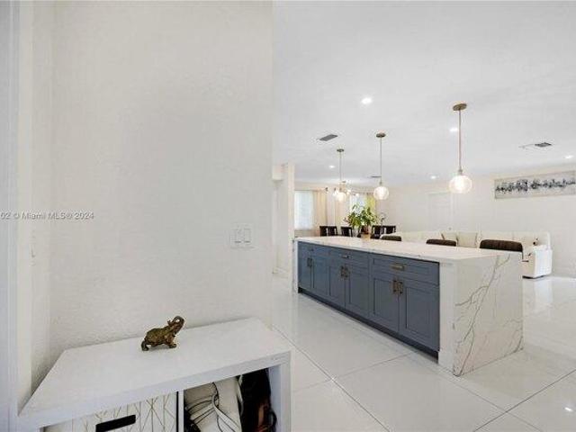 house with 4 bedroom, North Miami Beach FL DS89105484
