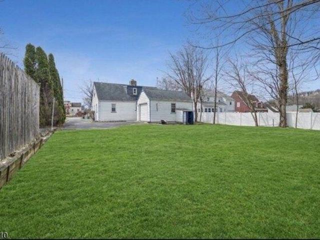house with 4 bedroom, North Plainfield NJ DS103163177